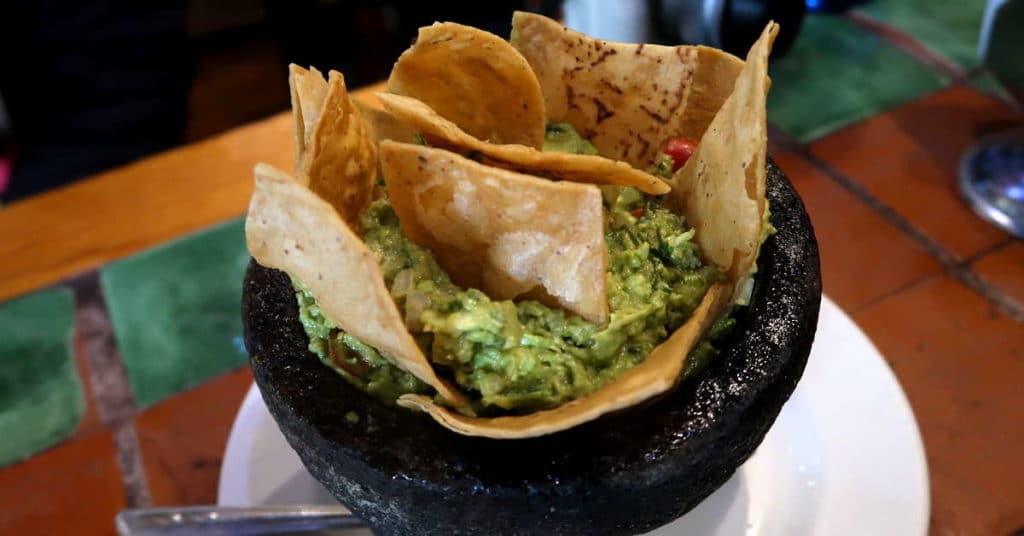 The Best Authentic Mexican Guacamole Recipe (Easy And Creamy)