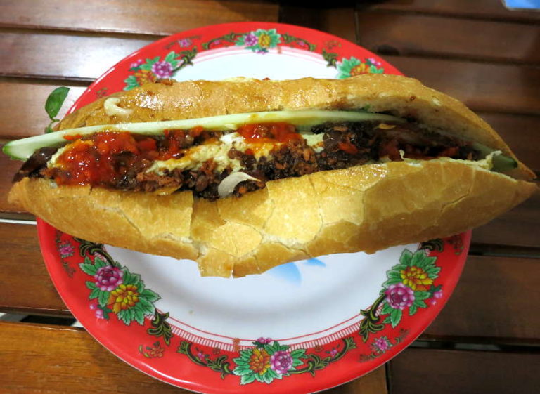 Your Guide To Vietnamese Street Food: 20 Local Foods Worth Trying