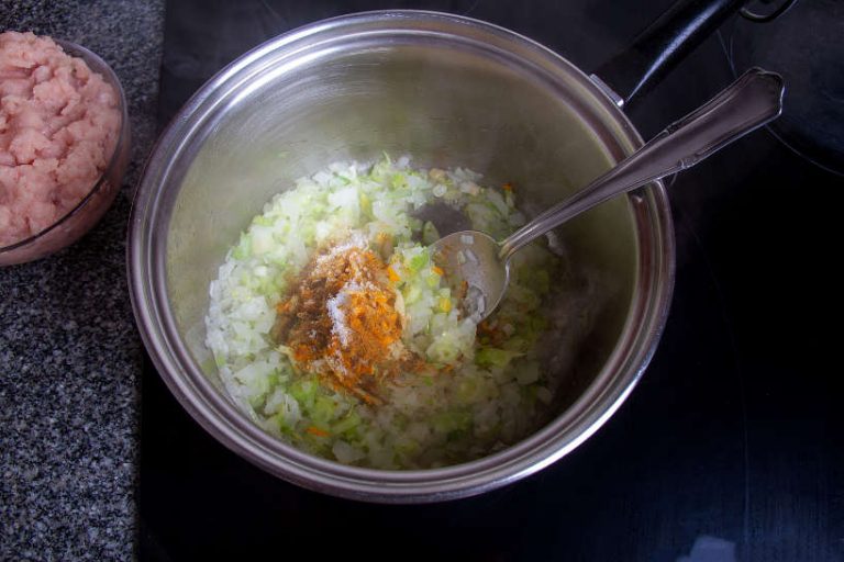 Murtabak Recipe: How To Make Delightful Singapore Chicken Folded Flatbread