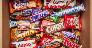 15 Must-Try International Snack Boxes To Taste The World (2023)