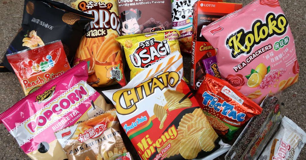 Top 15 Asian Snacks Box To Spice Up Your Cravings (2023)