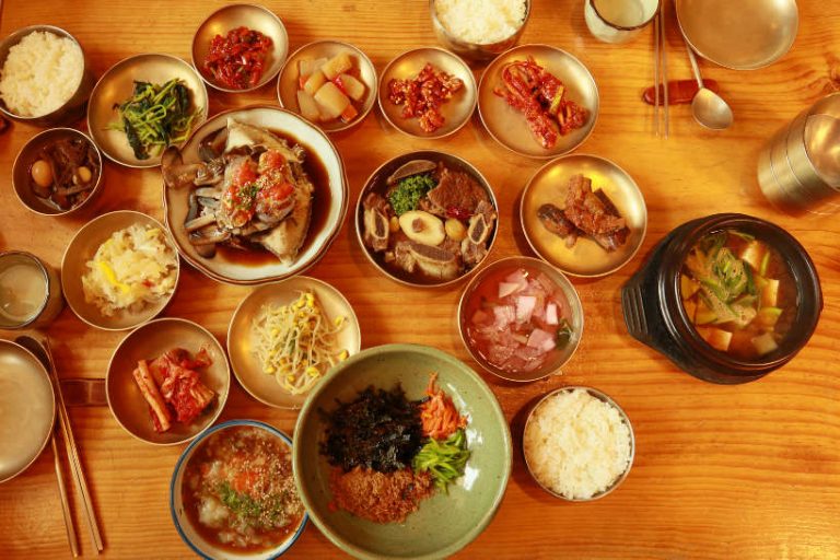 5 Best Korean Meal Kits To Spice Up Your Dinner