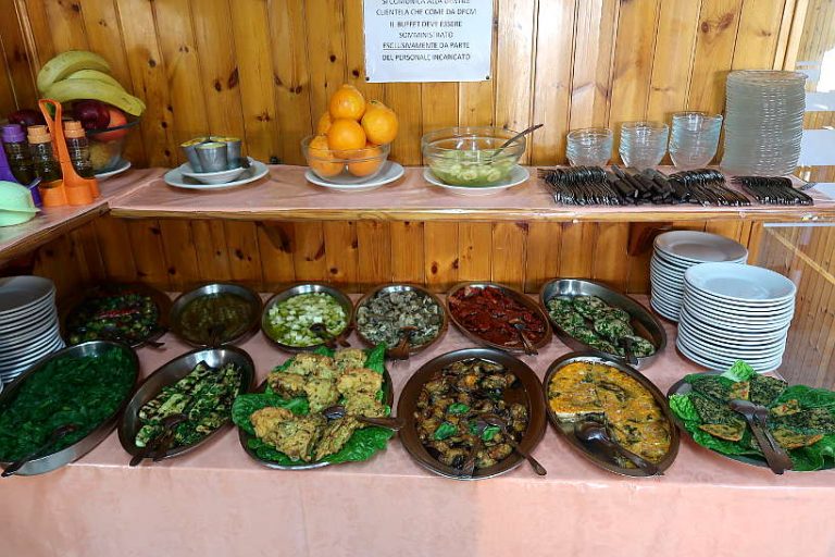 20 Authentic Restaurants In Catania Sicily For Pasta, Pizza And More