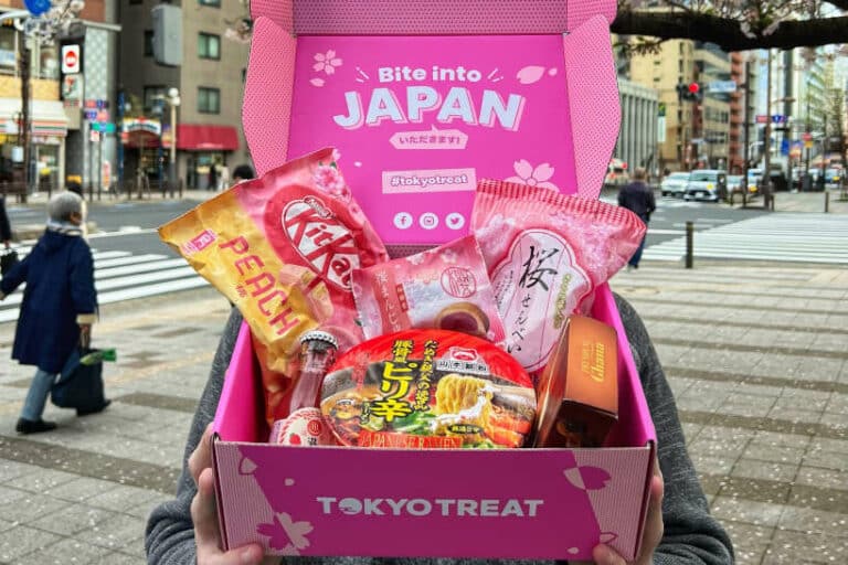 Top 15 Asian Snacks Box To Spice Up Your Cravings (2023)