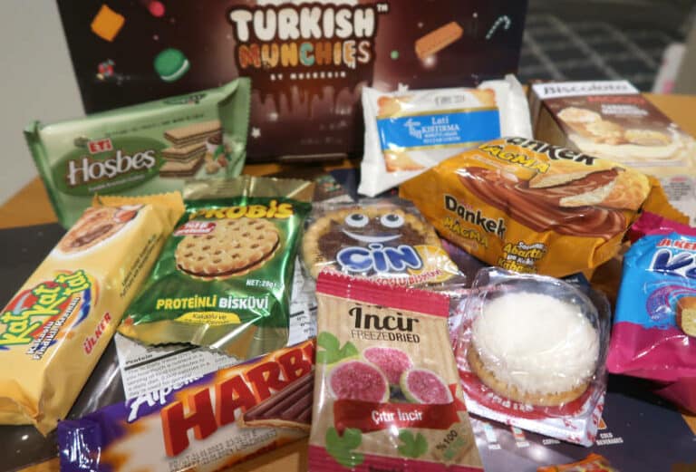 15 Must-Try International Snack Boxes To Taste The World (2023)