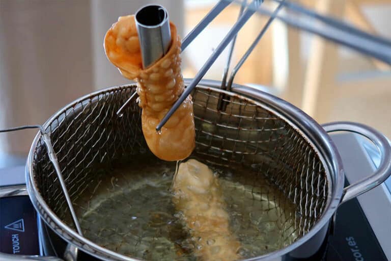 Authentic Sicilian Cannoli Recipe: How To Make The Best Traditional Cannoli