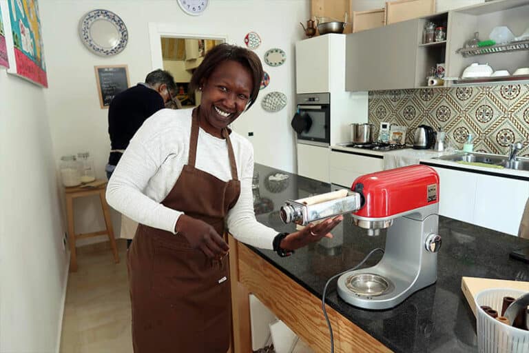 Authentic Sicilian Cannoli Recipe: How To Make The Best Traditional Cannoli