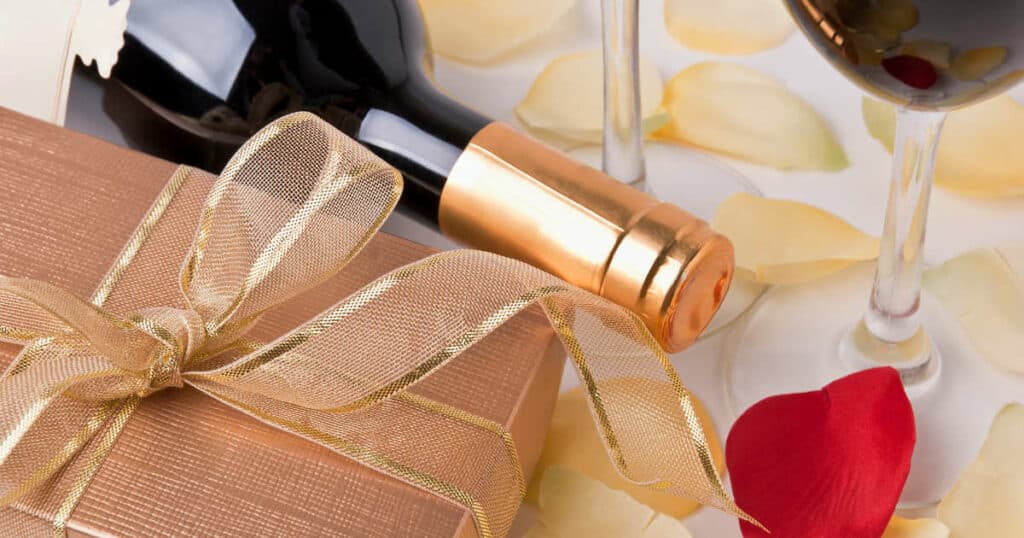 15 Inexpensive Gifts For Wine Lovers That Impress