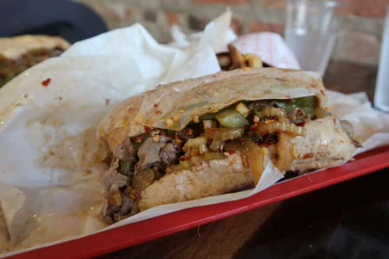 Best Chicago Food Tours: Top 10 Windy City Culinary Experiences (2024)