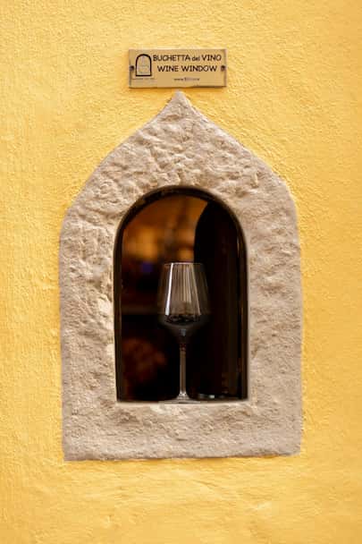 Ultimate Guide To Wine Windows In Florence With Maps