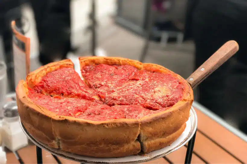 10 Famous Chicago Foods You Must Try While In The Windy City