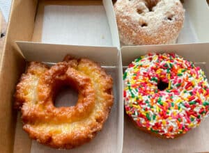 10 Famous Chicago Foods You Must Try While In The Windy City