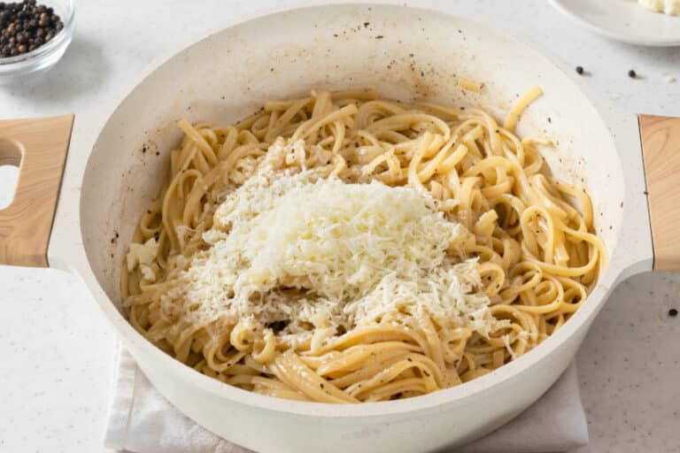 Authentic Cacio E Pepe Recipe (3 Ingredient, Foolproof)