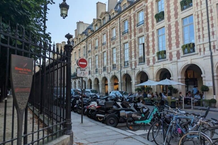 10 Unmissable Traditional French Restaurants In Paris For Authentic Food