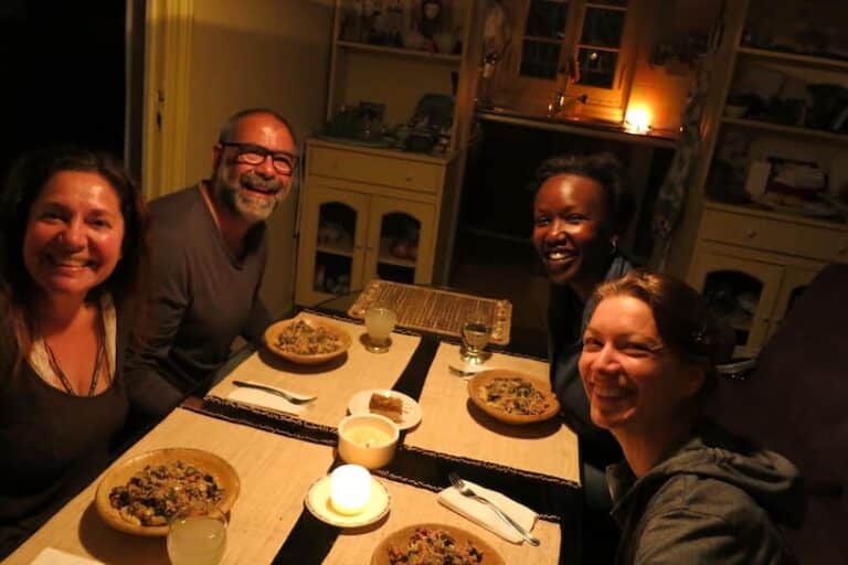 10 Steps To Savor Authentic Food Experiences While Traveling