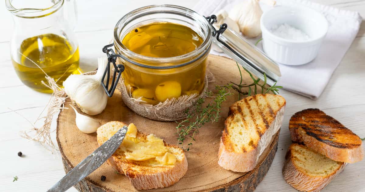 Easy Garlic Confit Recipe French-Style