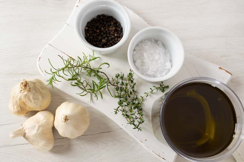 Easy Garlic Confit Recipe French-Style