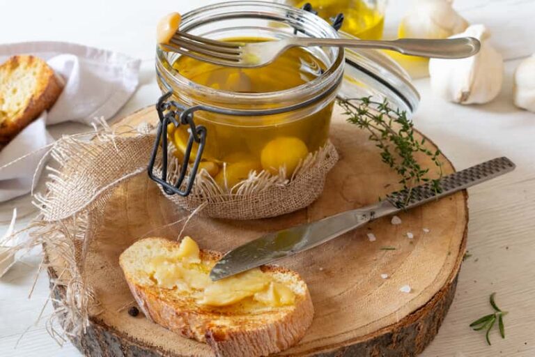 Easy Garlic Confit Recipe French-Style
