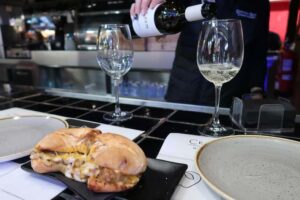 7 Best Valencia Food Tours For Amazing Paella, Wine And Tapas